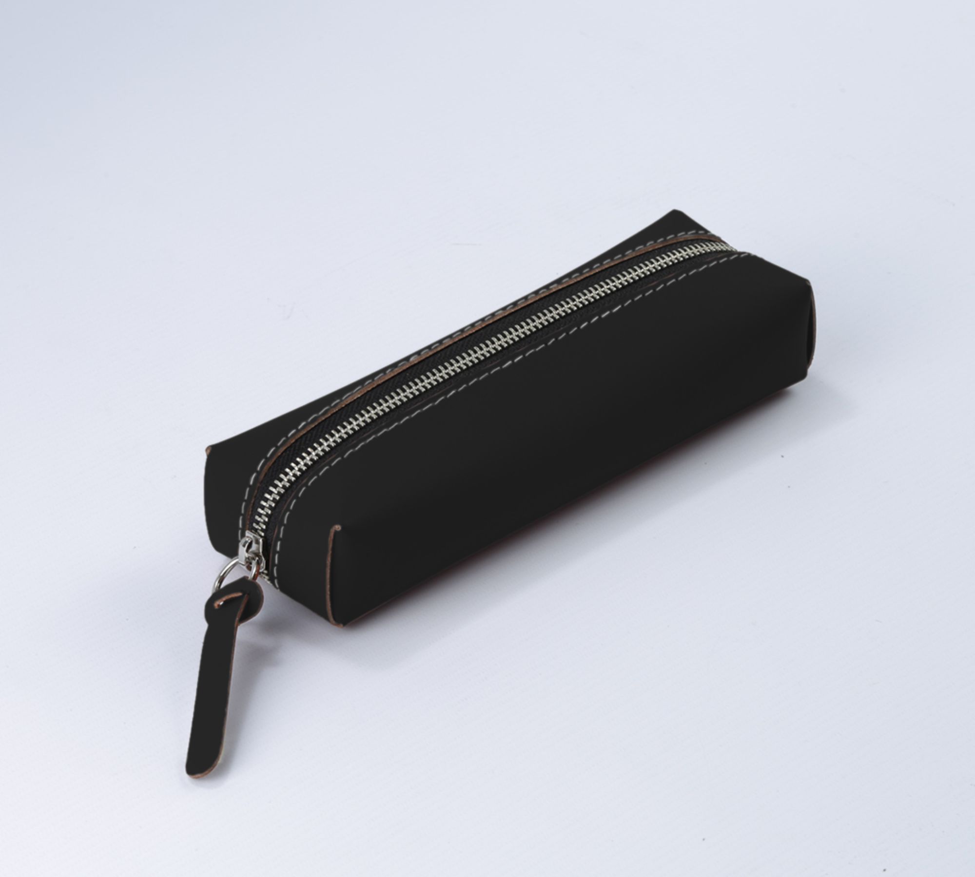 Federtasche Urban 3D 100% Recyceltes Leder Schwarz | Vacavaliente | COCOLI