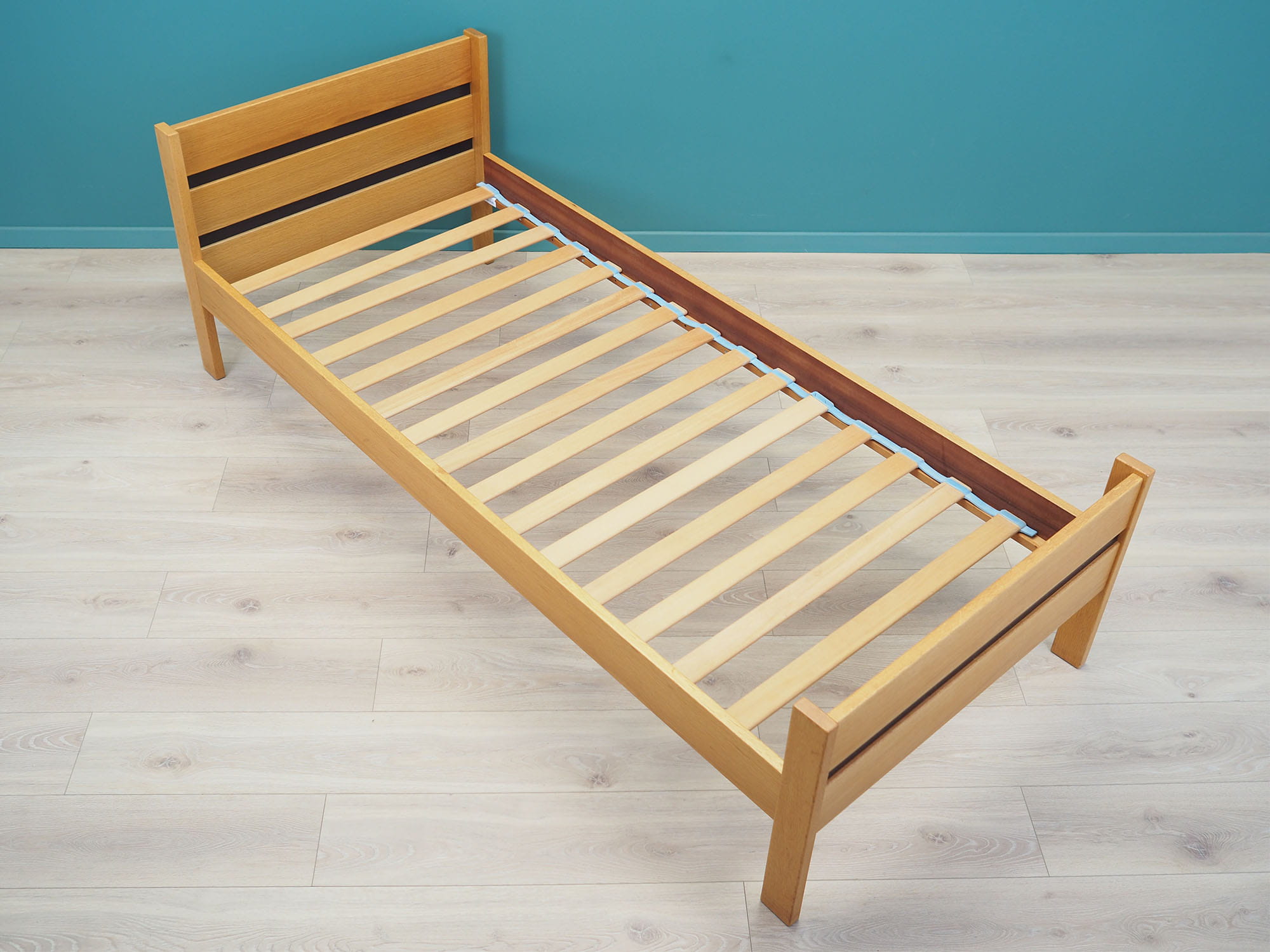 Vintage Bett Holz Beige 1970er Jahre | Nuko.Design | COCOLI